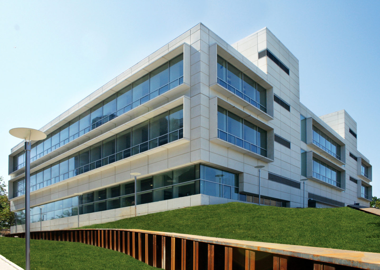 The Bernard and Anne Spitzer School of Architecture - LiRo