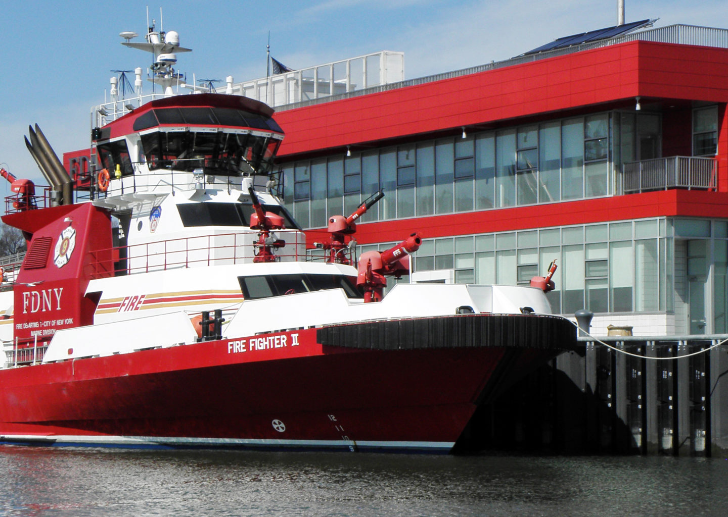 FDNY Marine Company 9 Firehouse at Homeport - LiRo